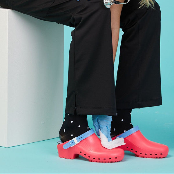 Calzuro Medical Shoes | Nurse Clogs & Unisex Sandals | Calzuro
