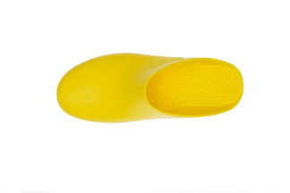 Yellow Classic Clogs | Autoclavable Slip-Resistant Clogs | Calzuro